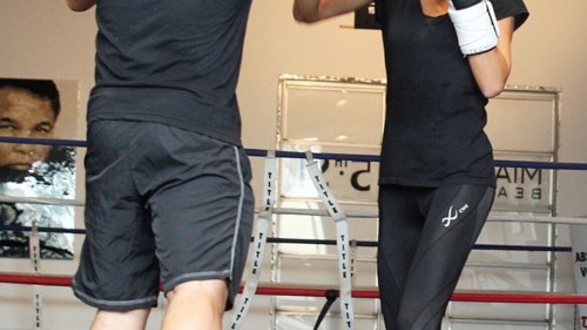 Adriana Lima: Μια σέξι μποξέρ