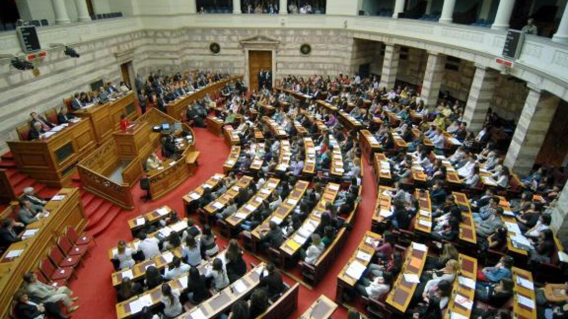 Ολιγόλεπτη διακοπή της συνεδρίασης της Ολομέλειας λόγω της Χρυσής Αυγής