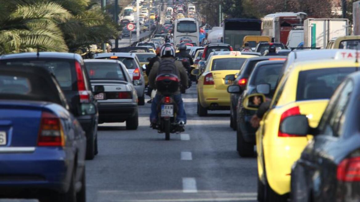 Κίνηση τώρα: Μποτιλιάρισμα σε Κηφισό, Κηφισίας και Αττική Οδό - Live εικόνα