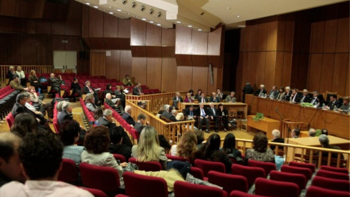 Στις κάλπες δικαστές και εισαγγελείς για να εκλέξουν τους νέους ...