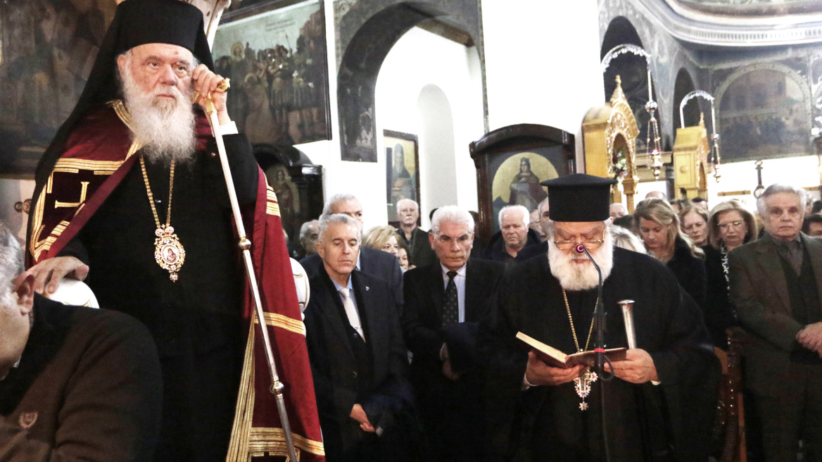 Ο αρχιεπίσκοπος Ιερώνυμος στον αγιασμό επαναλειτουργίας του Ι.Ν. Αγίου ...