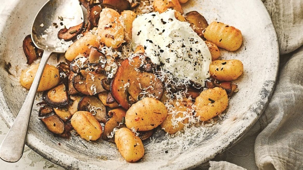 Νιόκι με μανιτάρια, βούτυρο και πάπρικα