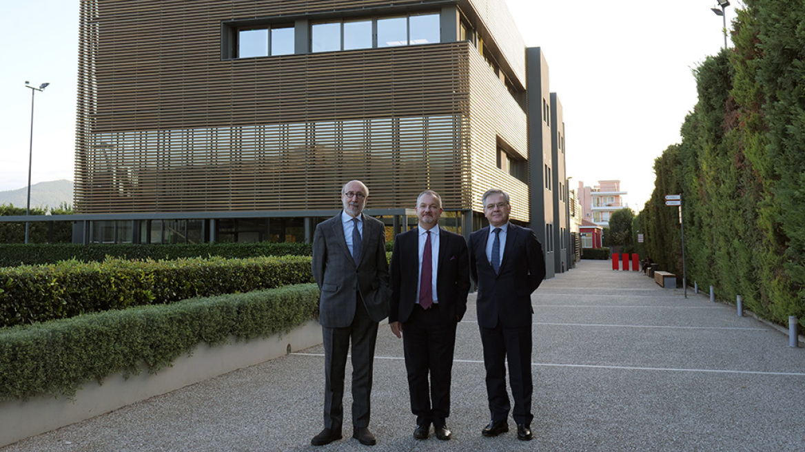 Ο Πρέσβης του Ηνωμένου Βασιλείου κ. Matthew Lodge στο Μητροπολιτικό ...