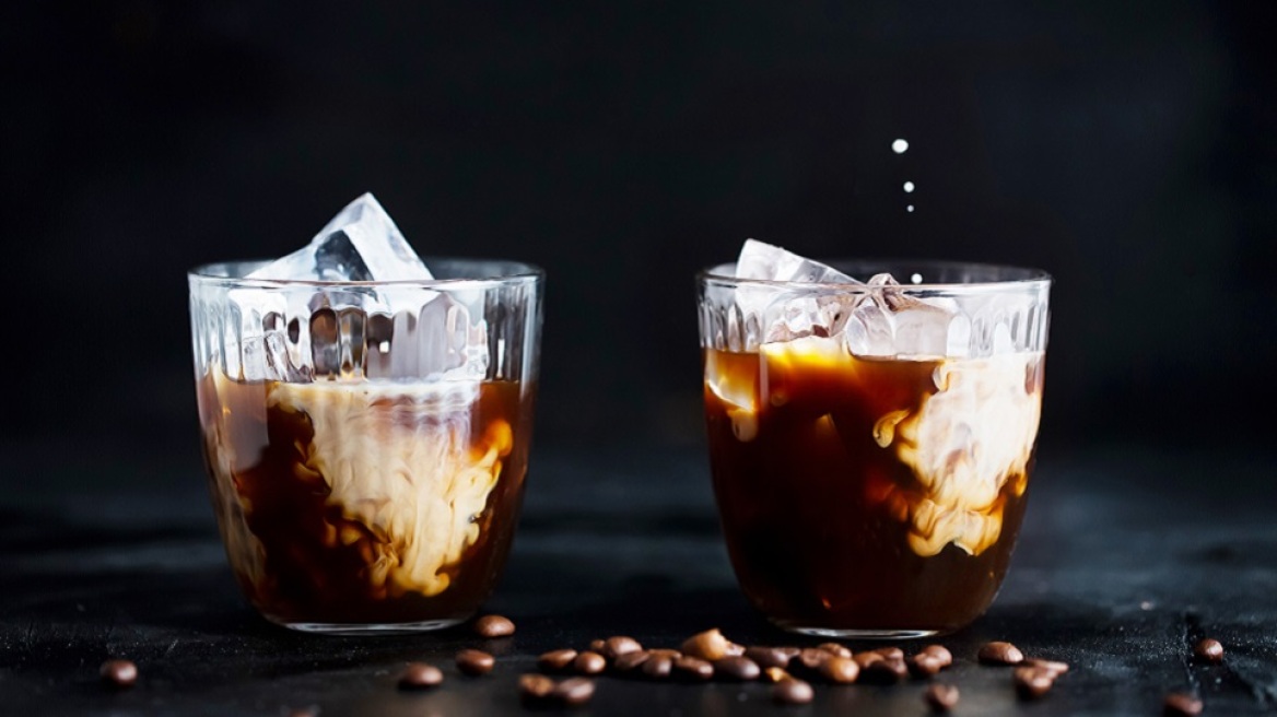 Cold brew στο σπίτι, από χειροποίητο συμπυκνωμένο καφέ