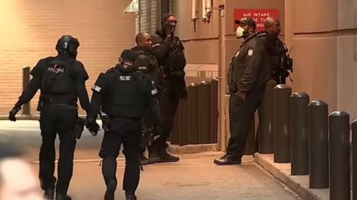ΗΠΑ: 19χρονος άνοιξε πυρ κατά αστυνομικών όταν τους είδε να τον ...