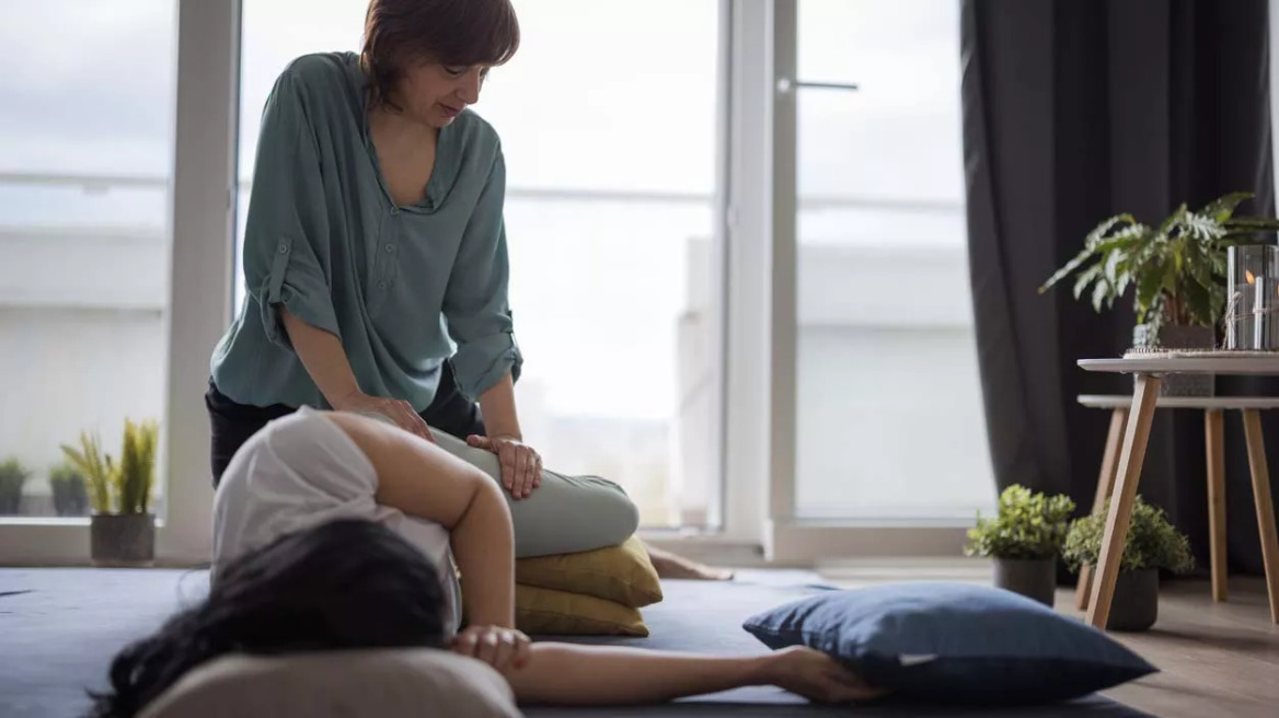 Shiatsu: Η ολιστική θεραπευτική μέθοδος που τονώνει την άμυνα ...