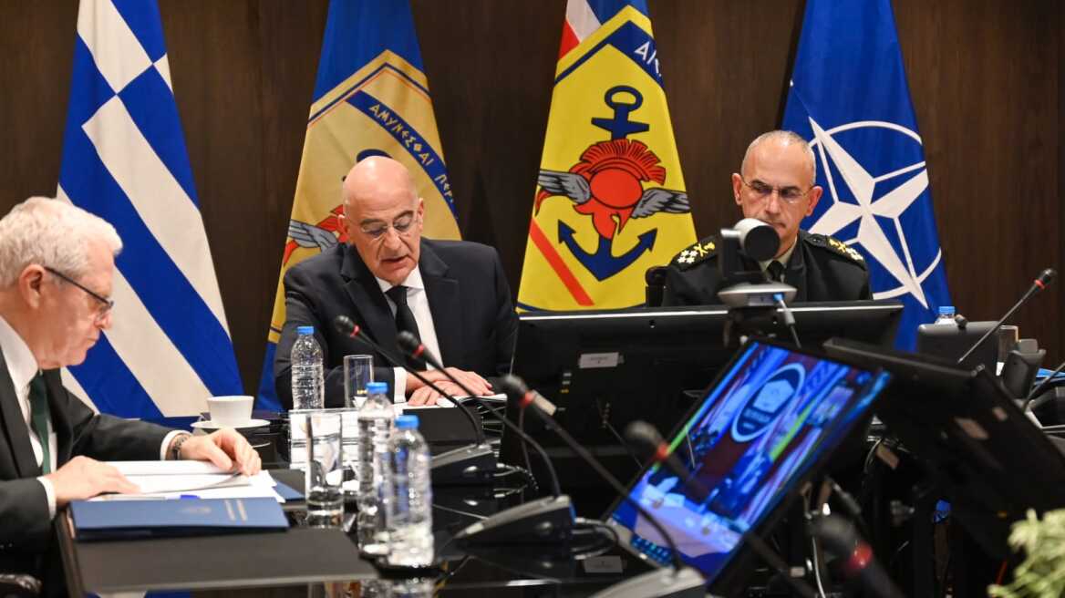 Δένδιας: Θέση αρχής για την Ελλάδα η στήριξη της Ουκρανίας