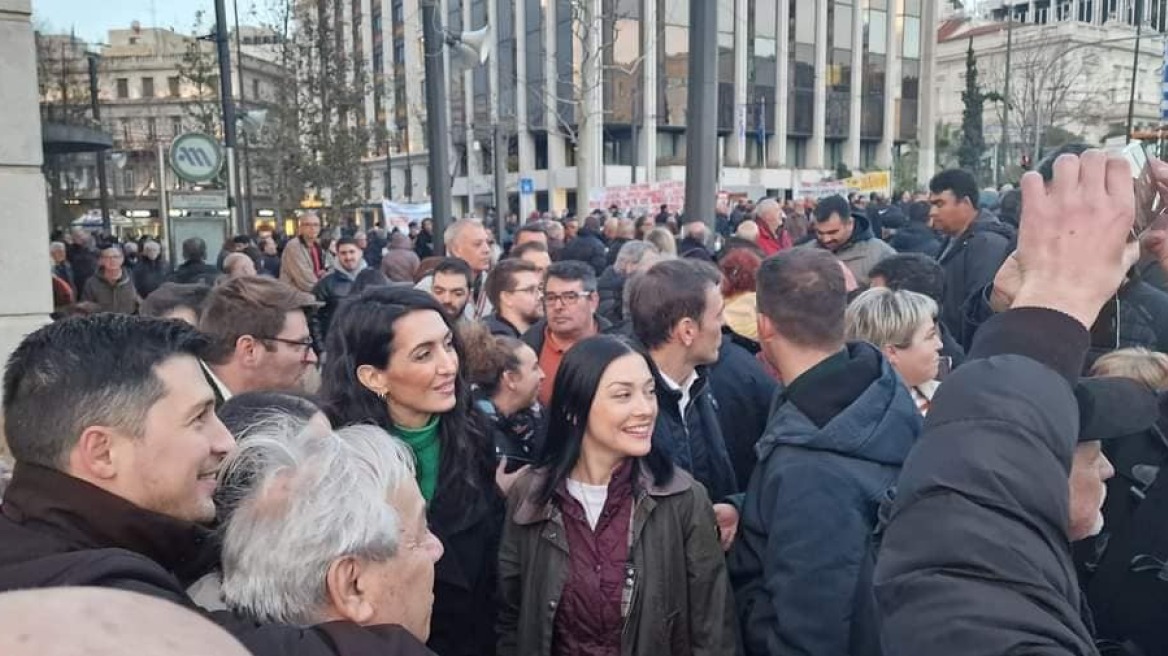 Αγρότες: Κλιμάκιο βουλευτών του ΠΑΣΟΚ - ΚΙΝΑΛ στο συλλαλητήριο στο Σύνταγμα