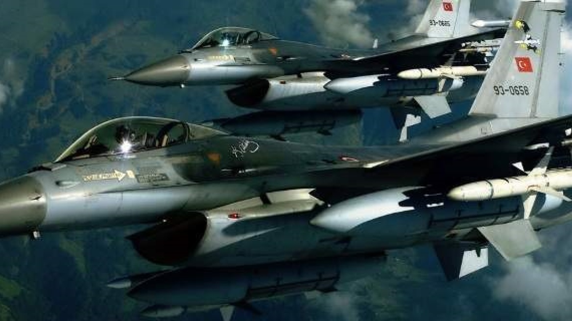 Δύο εικονικές αερομαχίες ελληνικών - τουρκικών μαχητικών πάνω από το Αιγαίο