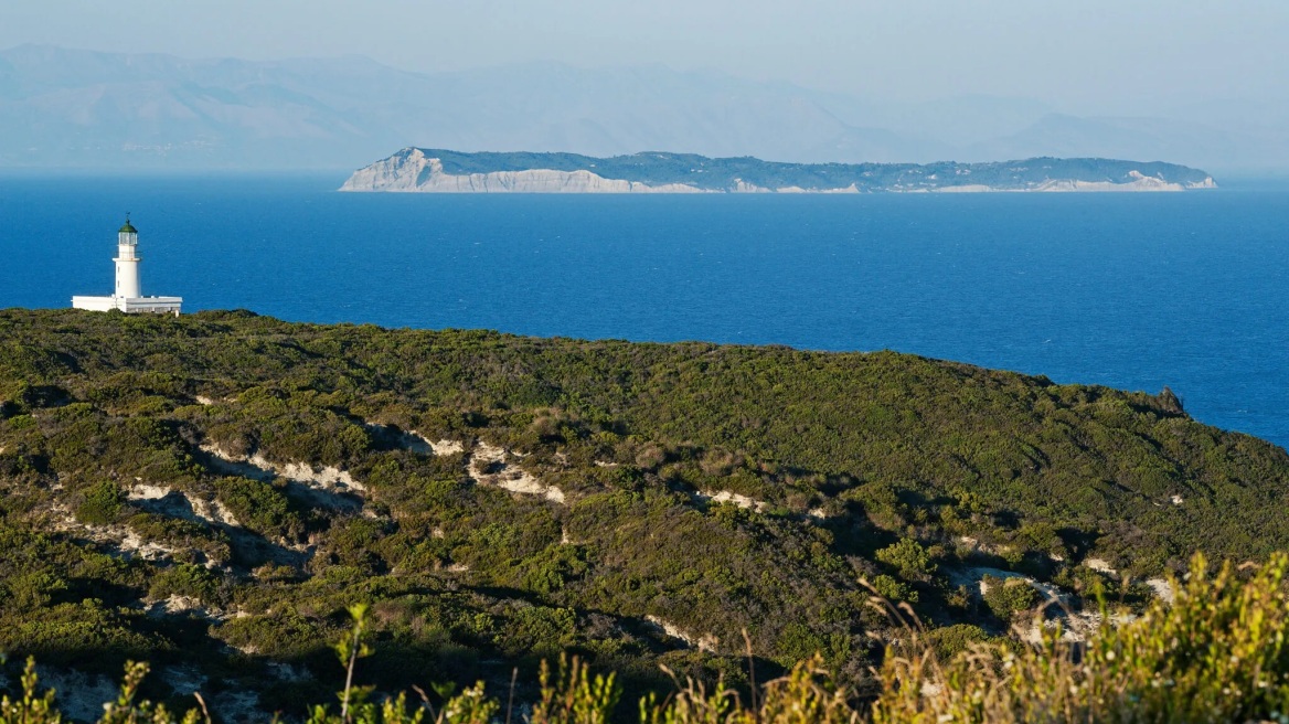 Ταξίδι στο δυτικότερο σημείο της Ελλάδας -Οι Οθωνοί είναι ένας ...