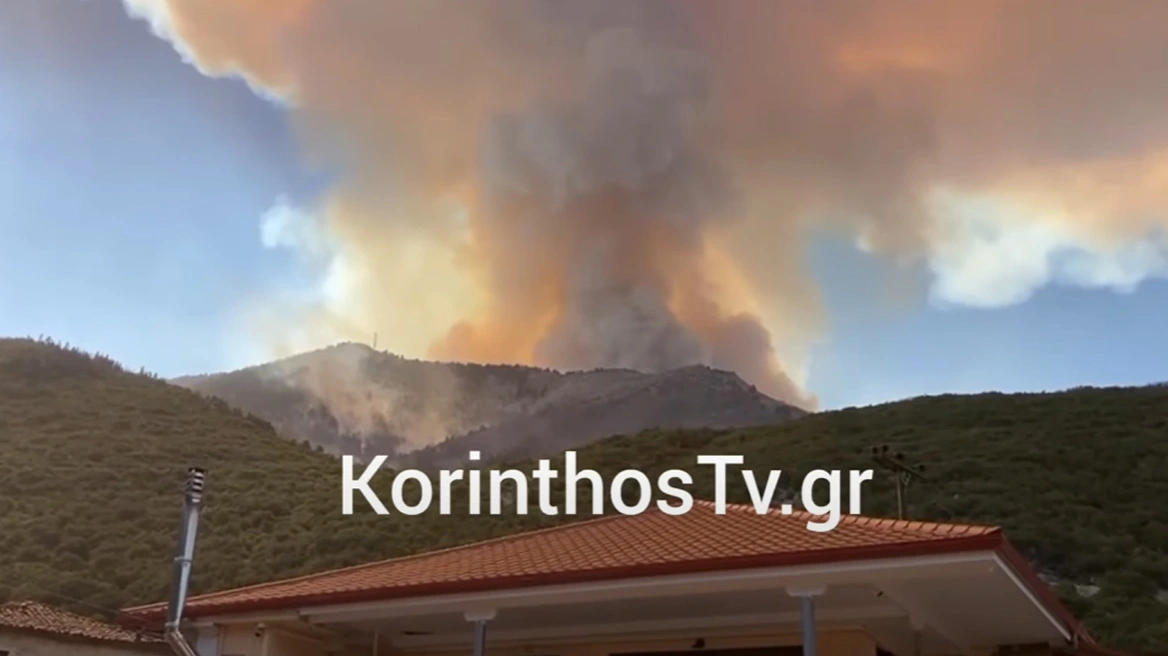 Αναζωπύρωση της φωτιάς στο Μαυροβούνι Φενεού, μήνυμα 112 για εκκένωση ...