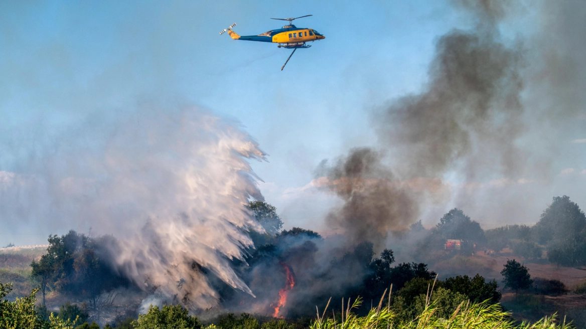 Εκκένωση 15 οικισμών και τρεις εγκαυματίες στην Αχαΐα, 112 σε 4 μεγάλα ...