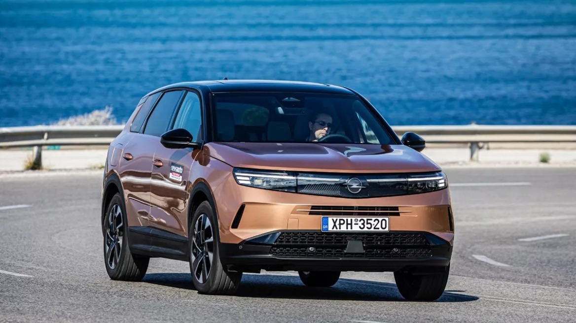 Δοκιμάζουμε το υβριδικό Opel Granland - Πόσο κοστίζει στην Ελλάδα;