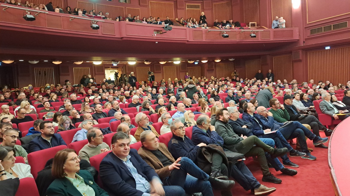Γέμισε το «Ολύμπιον» της Θεσσαλονίκης ο Παραστατίδης, εκατοντάδες ...