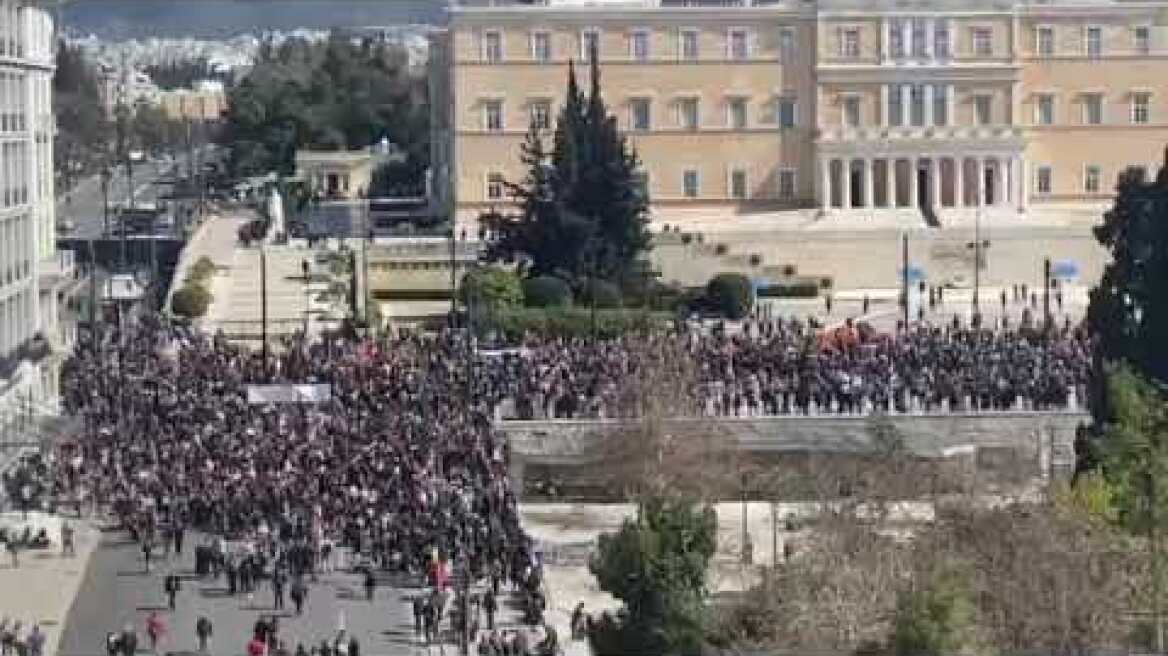WebTV - Απεργία σήμερα: Σε εξέλιξη τα συλλαλητήρια στο κέντρο της ...