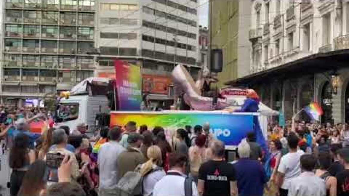 Athens Pride 2023: Πλήθος κόσμου στην παρέλαση - Δείτε βίντεο και φωτογραφίες