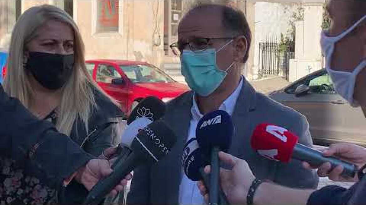 WebTV - Σοκάρει ο Διευθυντης του σχολείου του Άρη και της Κλαίρης