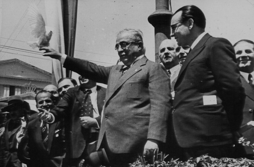 Ο Μεταξάς, το ΚΚΕ και τα γράμματα του Νίκου Ζαχαριάδη για τον ...