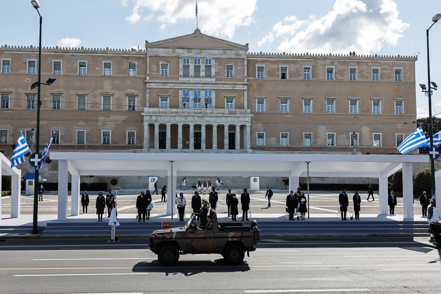 Η παρέλαση για τα 200 χρόνια από την Ελληνική Επανάσταση σε 30 φωτογραφίες