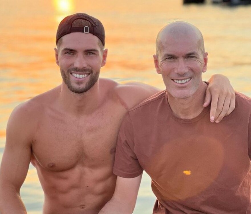 Ζινεντίν Ζιντάν: Viral η φωτογραφία με την εντυπωσιακή του οικογένεια