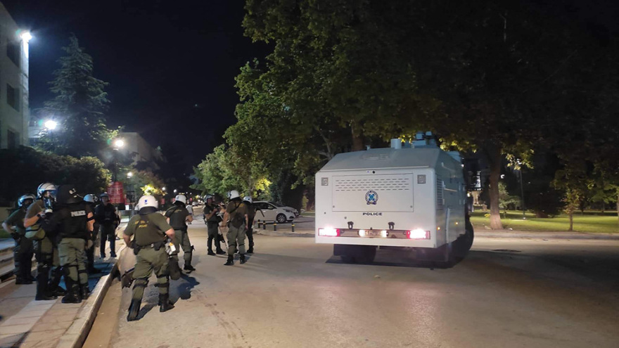 Θεσσαλονίκη: Νέος γύρος επεισοδίων και χημικά στο ΑΠΘ - Δείτε βίντεο ...