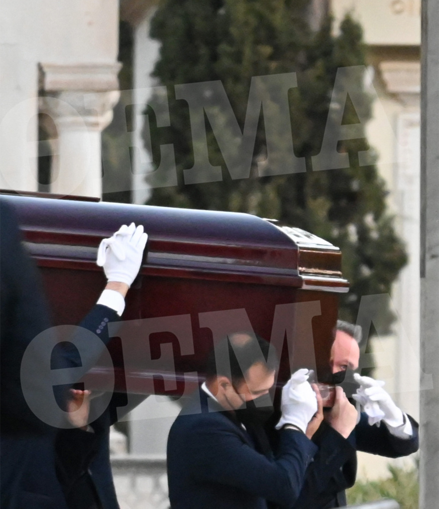 Τέως βασιλιάς Κωνσταντίνος: Σύσσωμη η οικογένειά του για το τρισάγιο ...