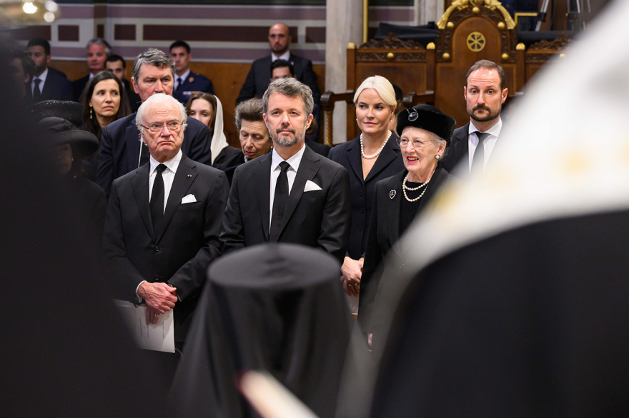 Τέως βασιλιάς Κωνσταντίνος: Το τελευταίο αντίο σε 50 φωτογραφίες - Ο ...