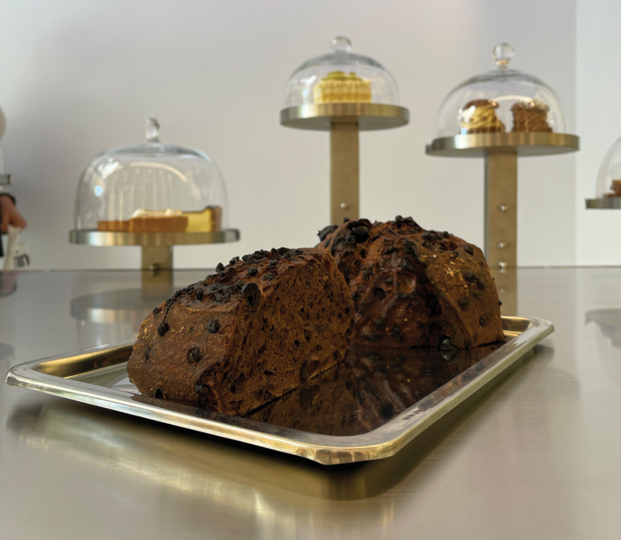 14 στάσεις στην Αθήνα για φρέσκο ψωμί, λαχταριστά τσουρέκια και αφράτα ...