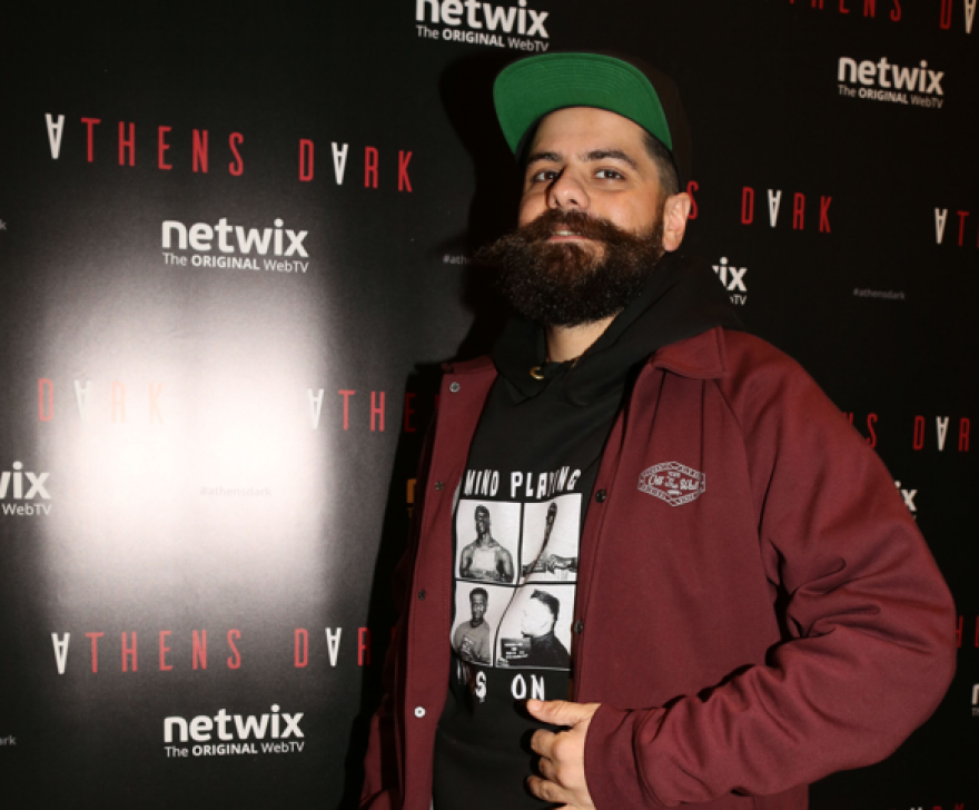 Θανάσης Πασσάς: Στην κατάθλιψη ζεις σαν πεθαμένος, δεν μπορείς να το ...