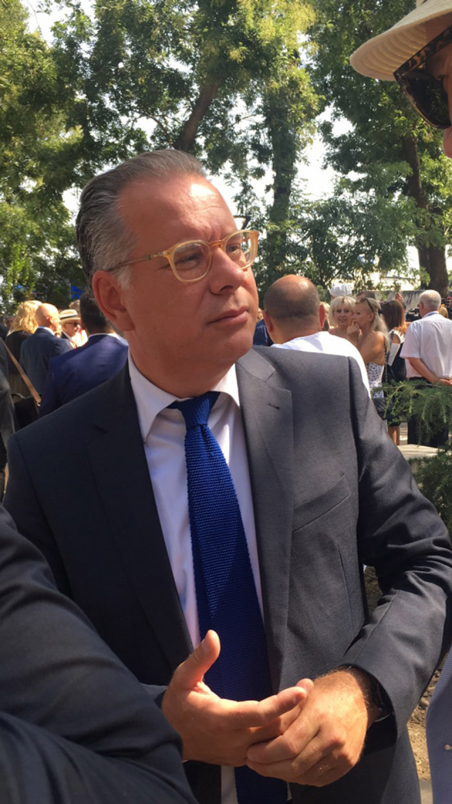 Βίντεο: Με συρτάκι και νησιώτικα τα εγκαίνια του «Ελληνικού Πάρκου ...