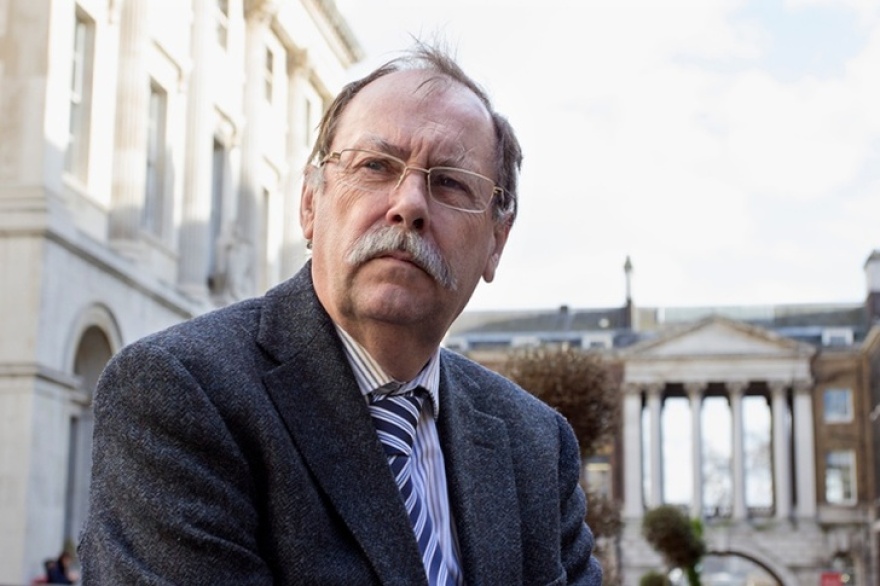 Ρόντερικ Μπίτον: Ο καθηγητής που έκανε τους «Ελληνες» παγκόσμιο μπεστ ...