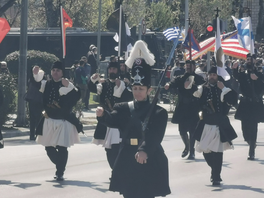 25η Μαρτίου: Με το «Μακεδονία Ξακουστή» ξεκίνησε η παρέλαση στη Θεσσαλονίκη
