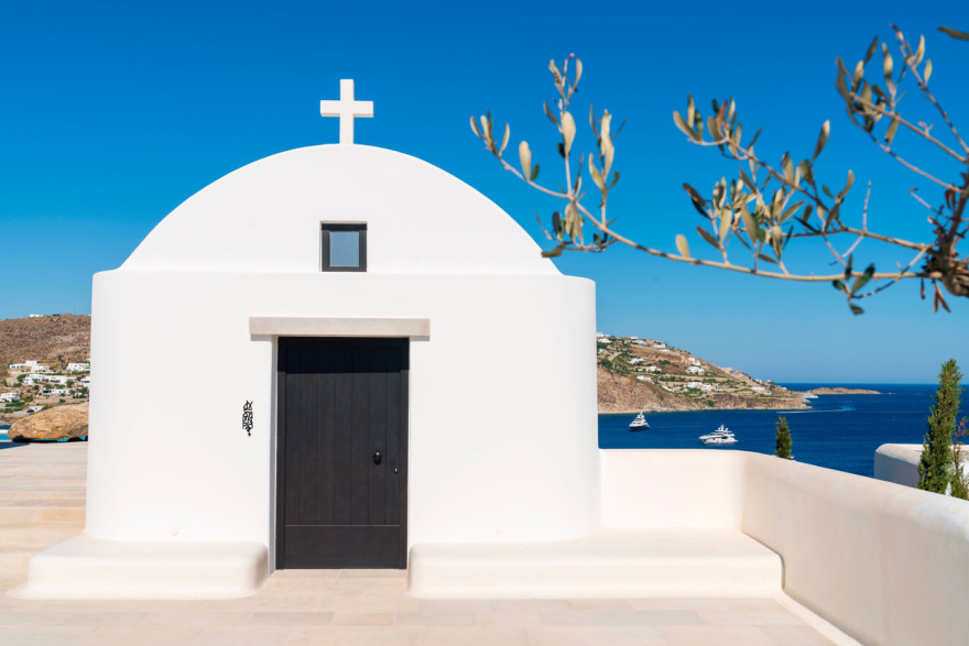 Kalesma Mykonos: Εικονογράφηση ορθόδοξου ελληνικού ναού με γραμμική γραφή