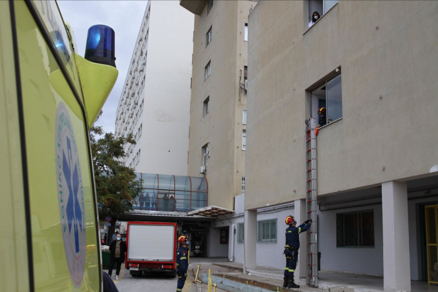 Μεγάλη άσκηση του ΕΚΑΒ για την εκκένωση των νοσοκομείων «ΑΧΕΠΑ» και ...