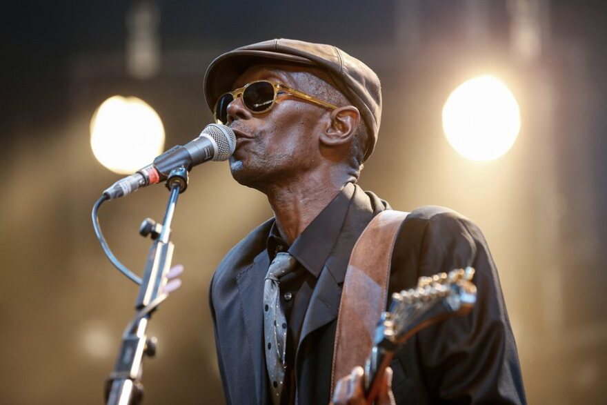 Maxi Jazz: Insomnia, God is a DJ, We Come 1 - Τα μεγαλύτερα hit του ...