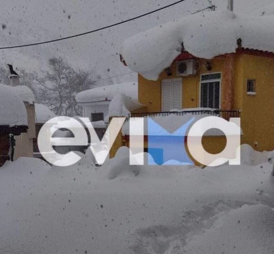 Εύβοια: Θαμμένη στο χιόνι για 5η μέρα η Στενή - Δείτε φωτογραφίες