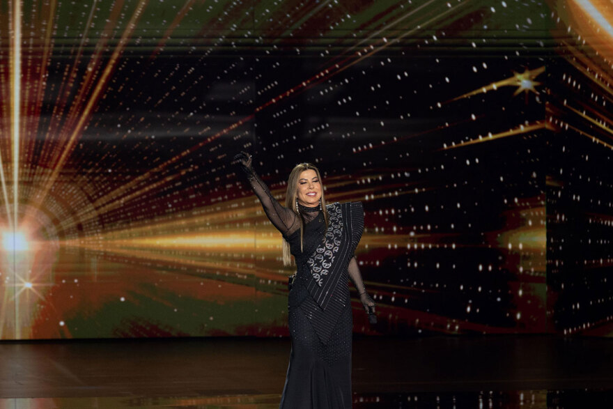 J2US: Κυρίαρχος στην primetime του Σαββατόβραδου ο Νίκος Κοκλώνης