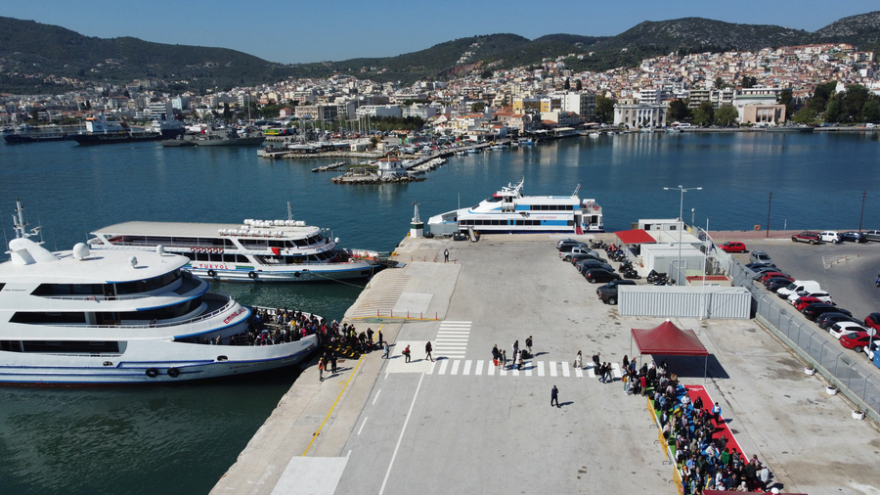 «Βουλιάζει» η Λέσβος από Τούρκους τουρίστες μετά τη visa express ...