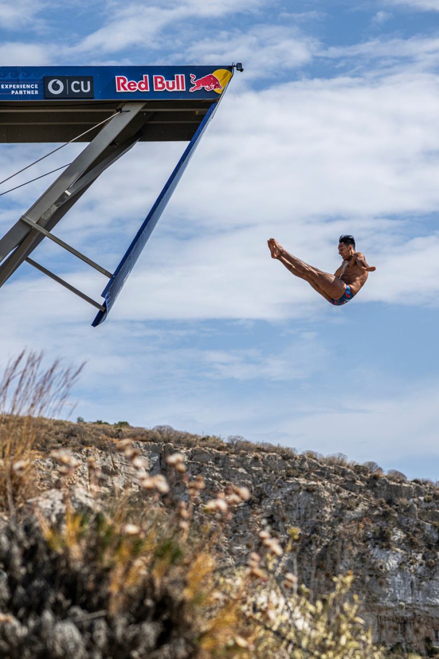 Red Bull Cliff Diving: Αθλητικό υπερθέαμα στην ειδυλλιακή Λίμνη Βουλιαγμένη