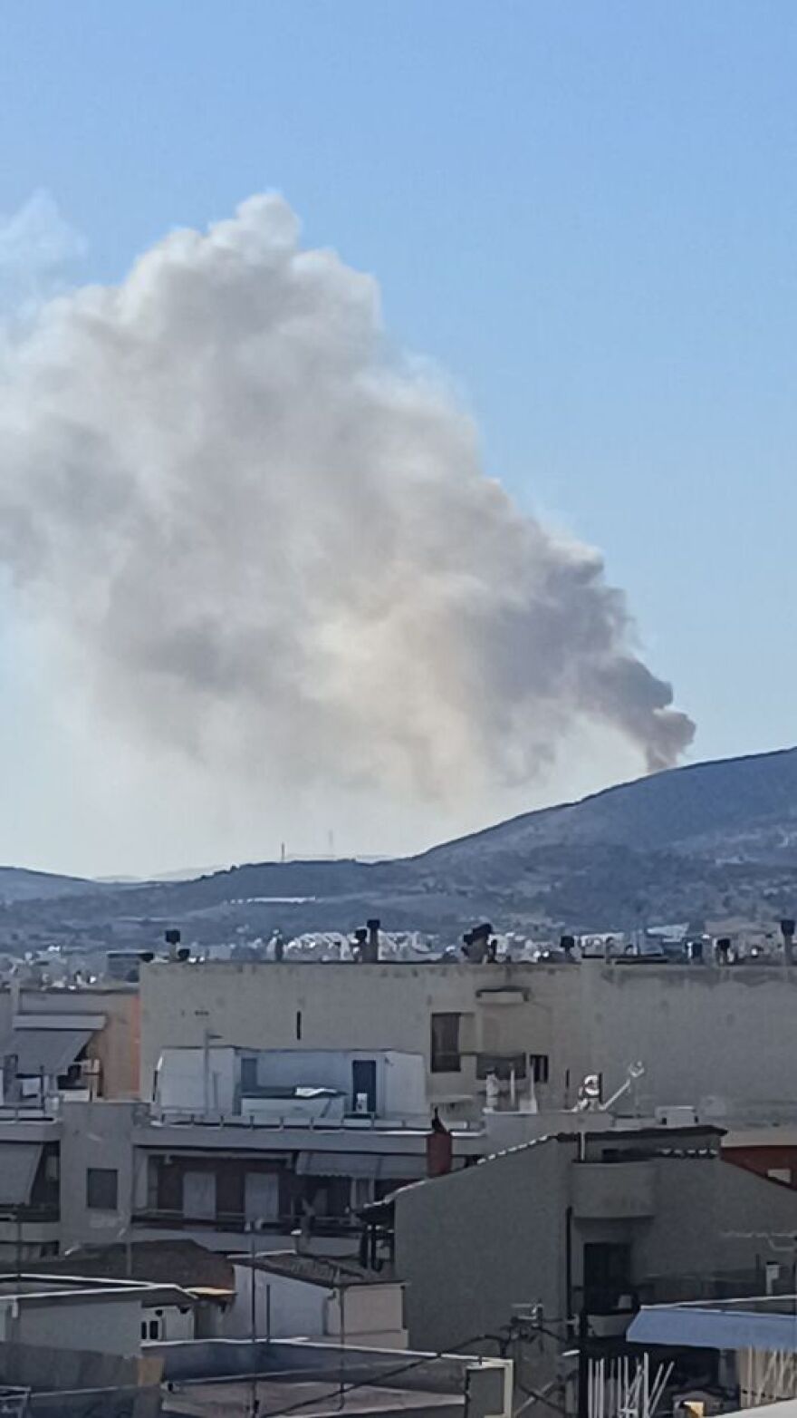 Φωτιά στο Βόλο: Καίγεται εργοστάσιο στην Β’ Βιομηχανική Περιοχή ...